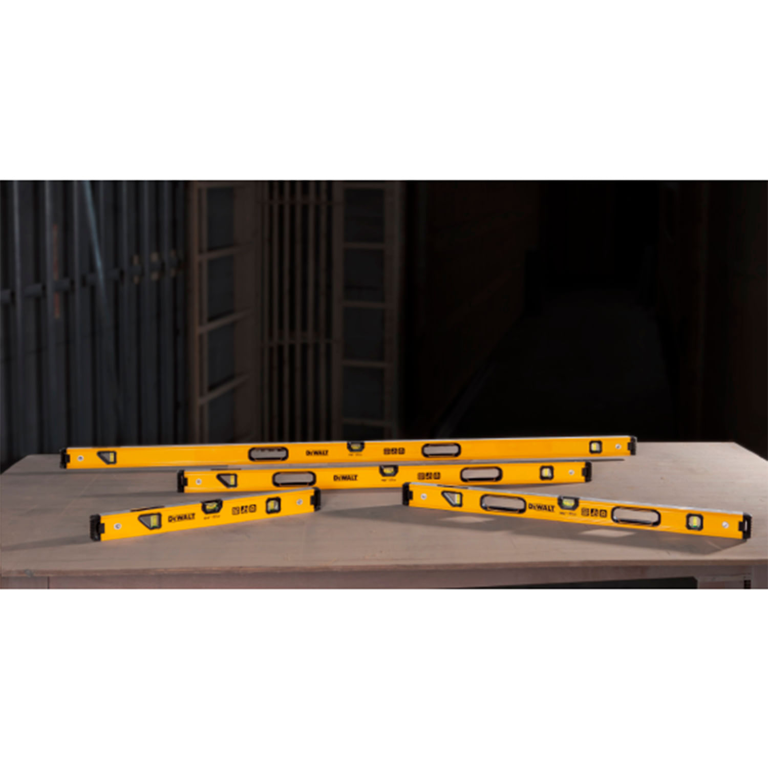 NÍVEL DE ALUMÍNIO 36" - 3 BOLHAS - BASE