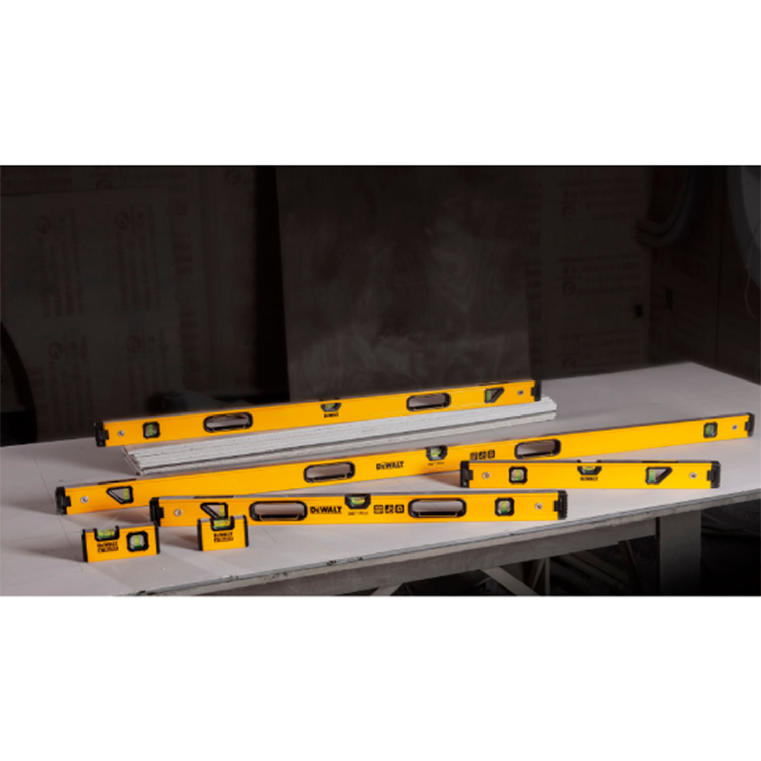 NÍVEL DE ALUMÍNIO 48" - 3 BOLHAS - BASE